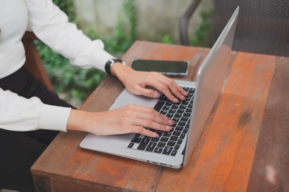 9 Websites That Transform Your Online Experience - InMyArea.com ...